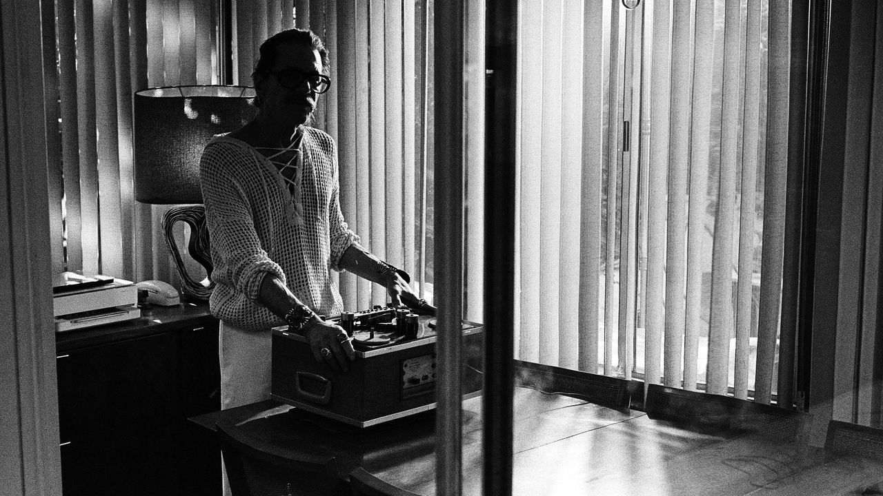 William Basinski Announces Deluxe Reissue of The Disintegration Loops - Direct Source News